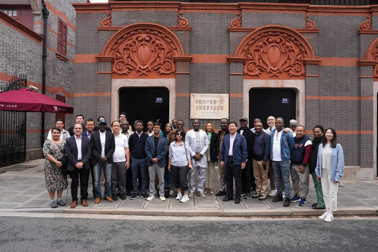Intl delegates explore Chinese modernization in Shanghai